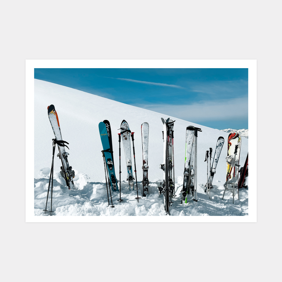Skis and Boards – Powderhoundlondon